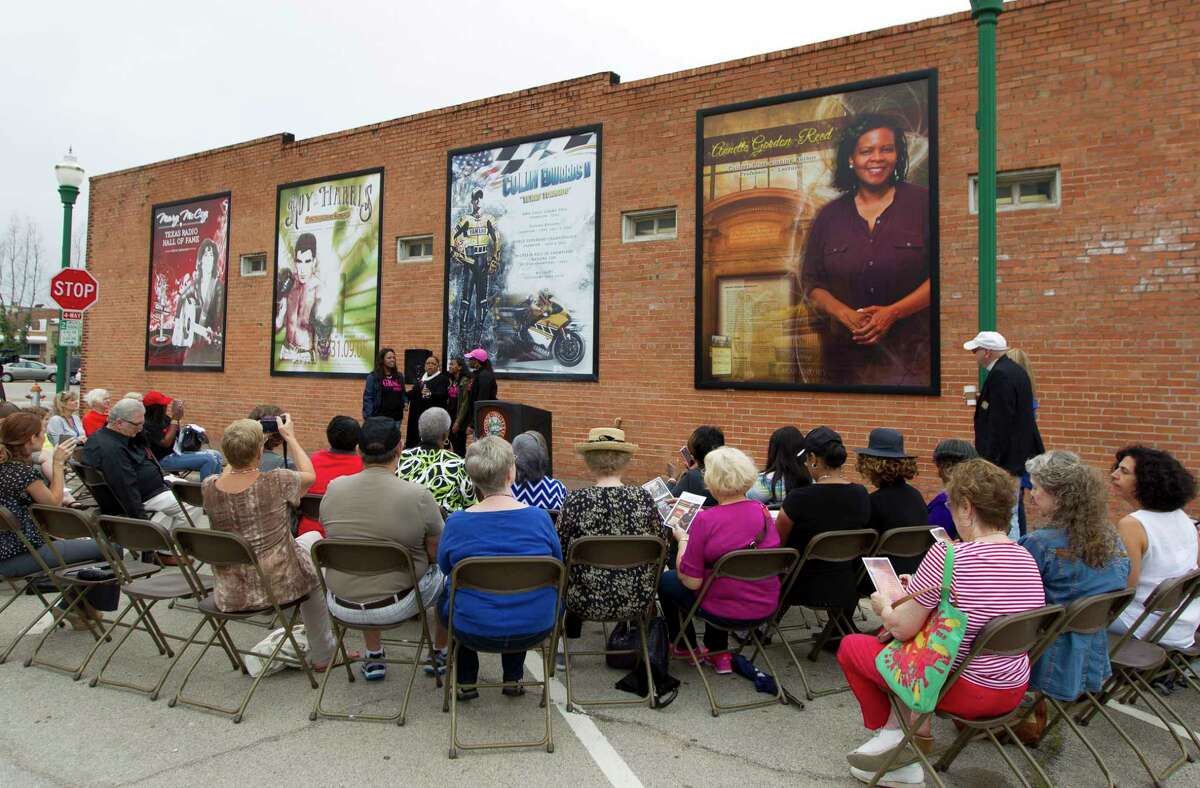Conroe mural honors Pulitzer prize winning American Historian Annette ...