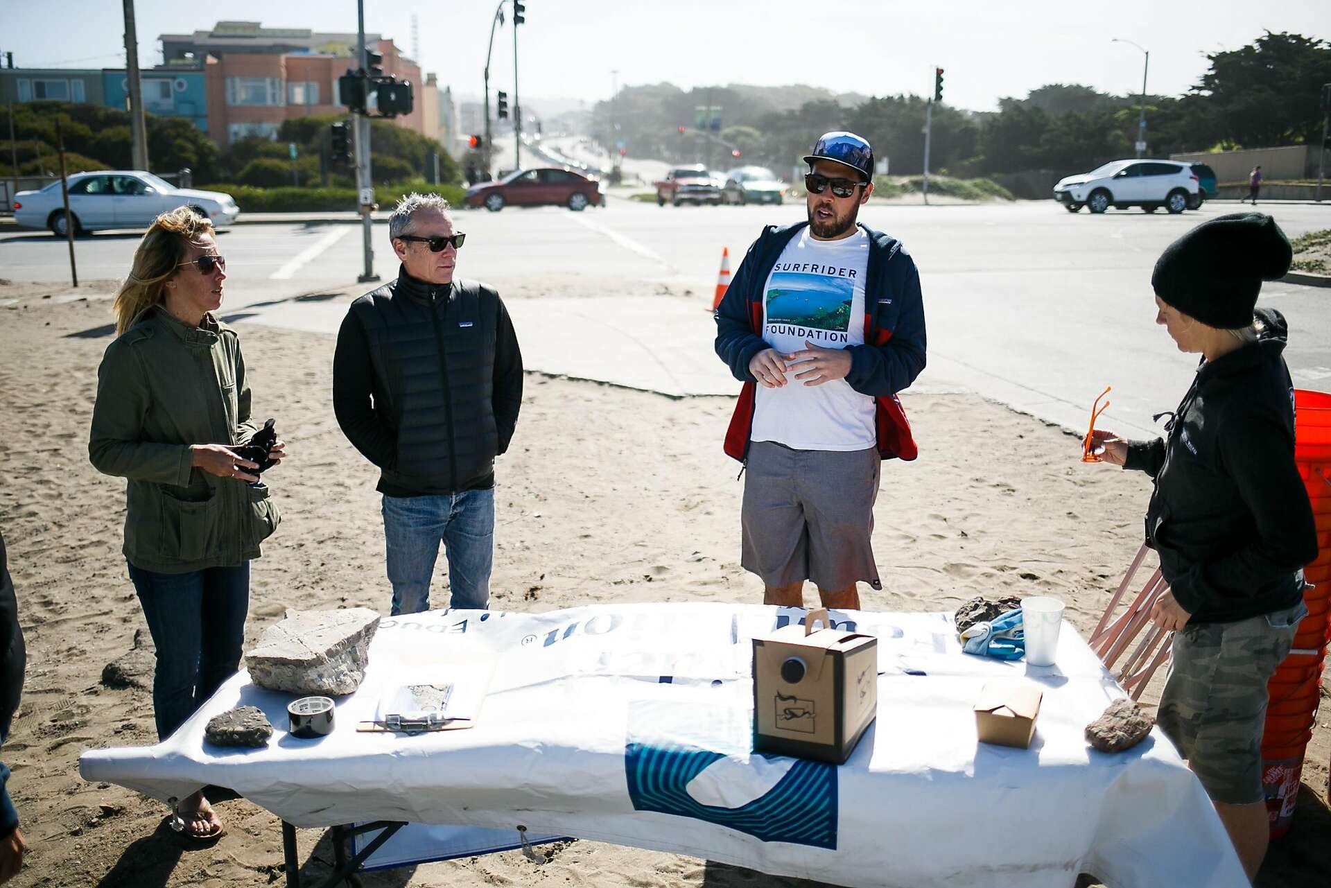 Hundreds clean up SF’s Ocean Beach for Surfrider Earth Day event
