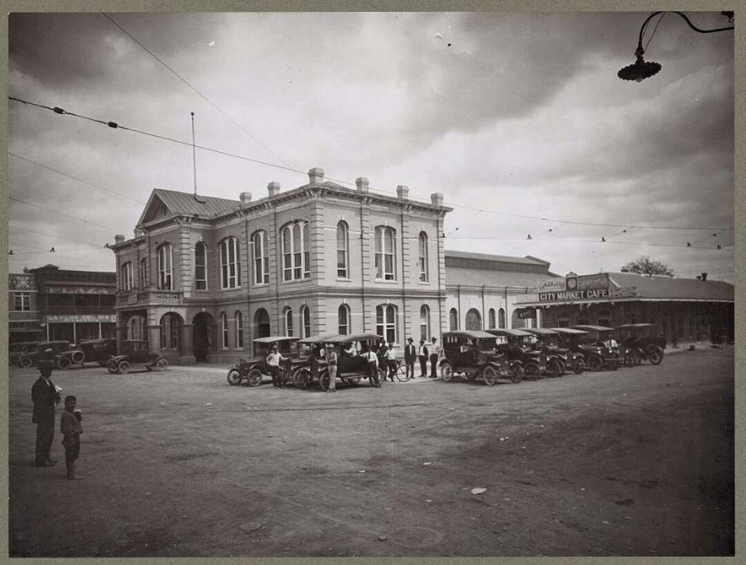 33 vintage photos of Laredo show what the city used to look like