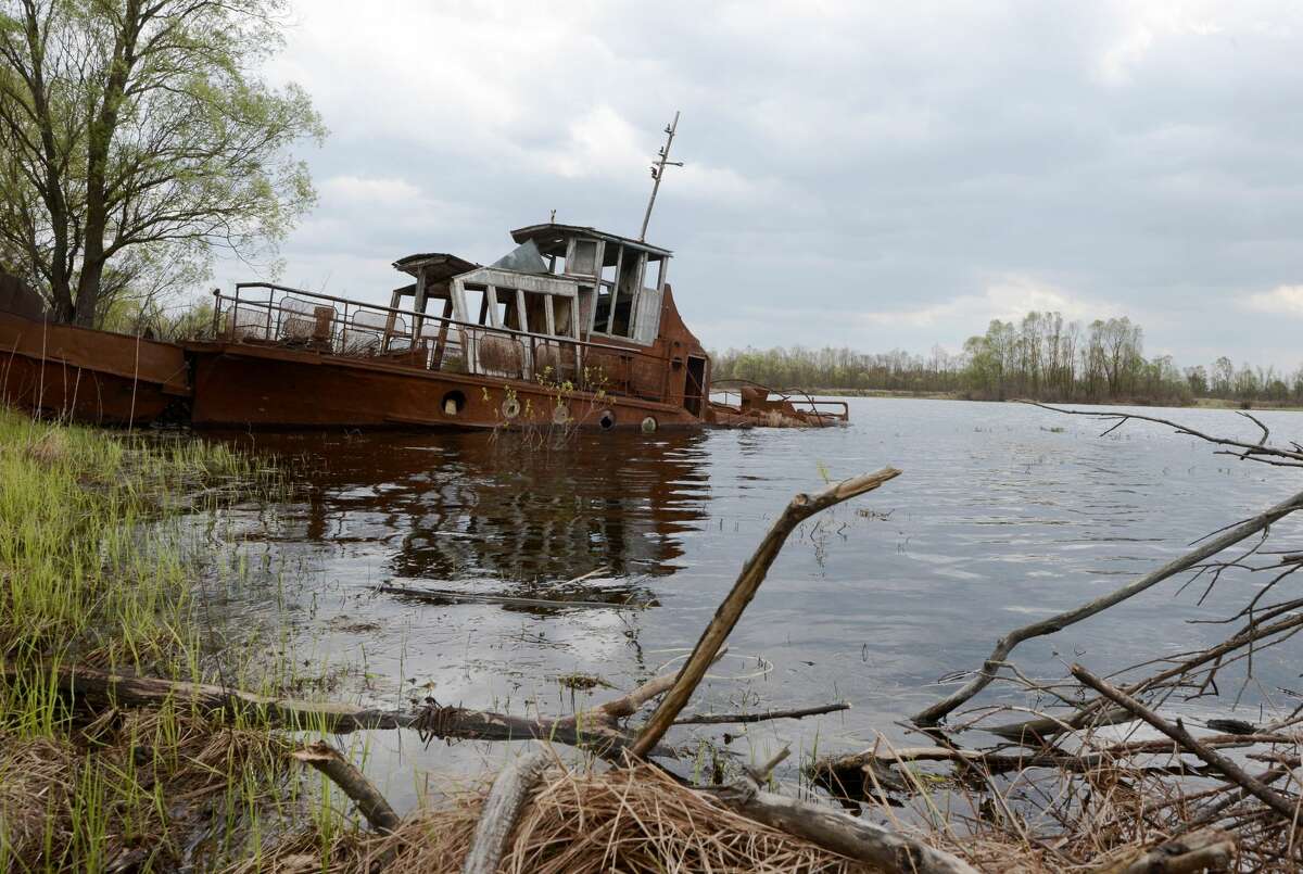 Photos show abandoned Chernobyl 30 years after nuclear disaster