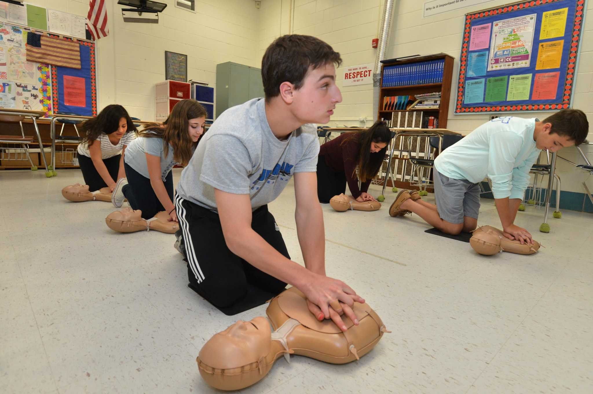 Roton Middle School students learn lifesaving CPR