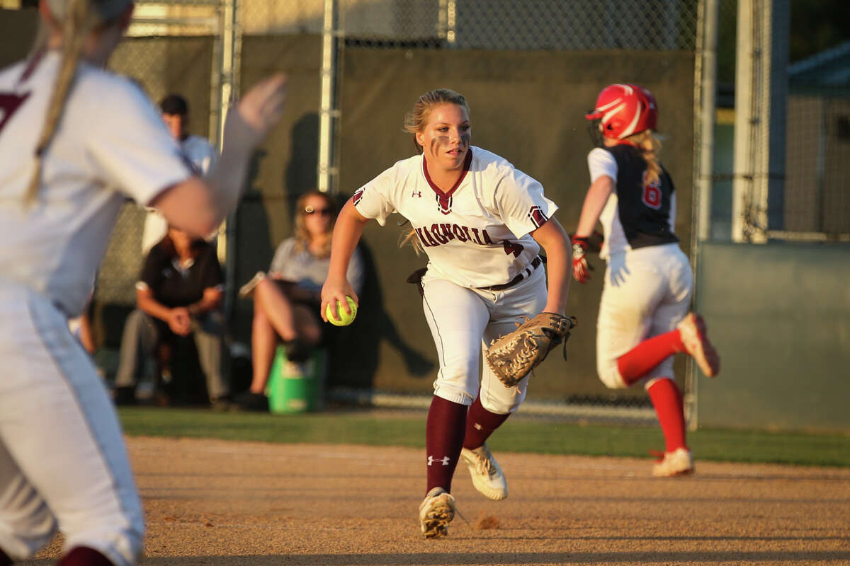 SOFTBALL: Magnolia edges Tomball, clinches playoff berth