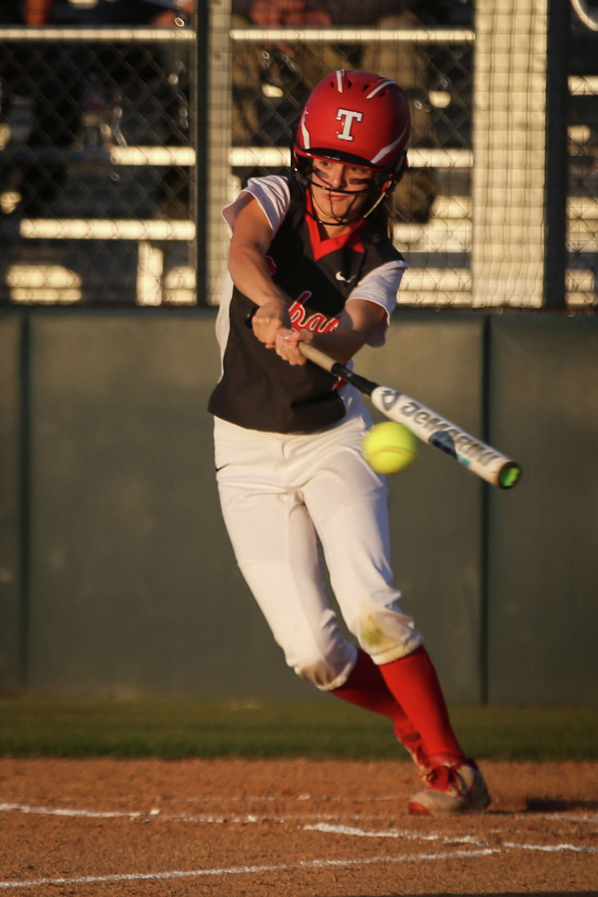 SOFTBALL: Magnolia edges Tomball, clinches playoff berth