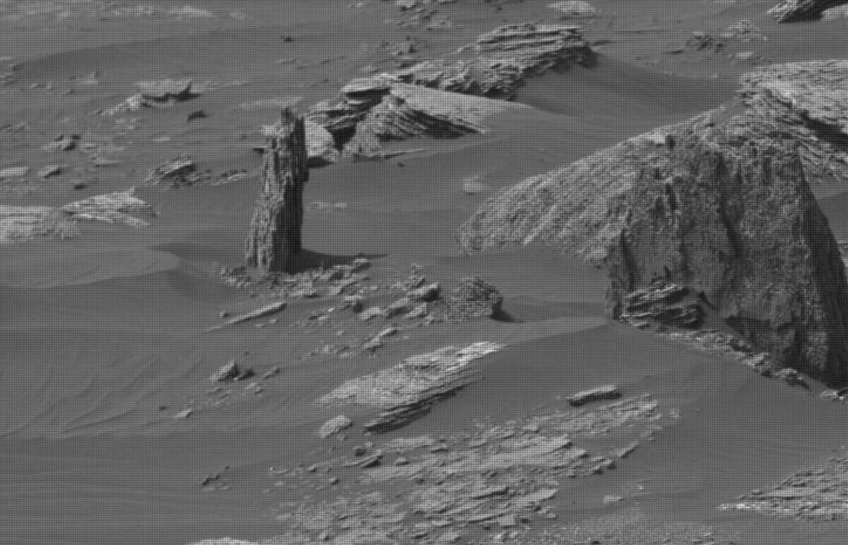 A strange thing seen on Mars that might actually mean something