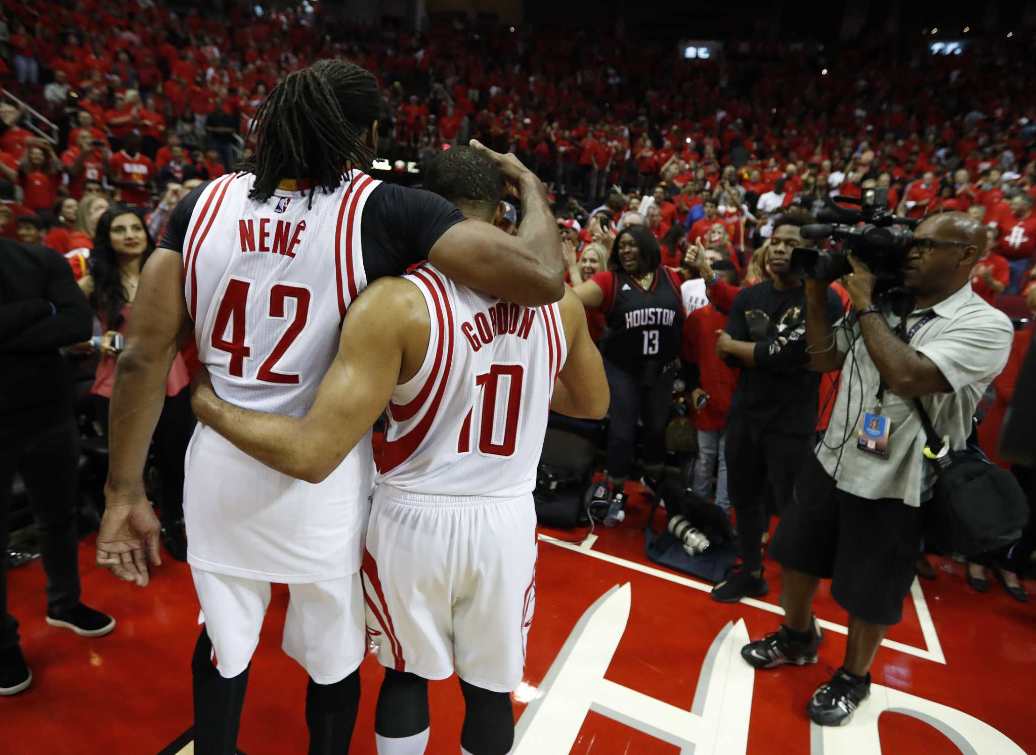 Smith: Rockets prove it takes a team effort to advance