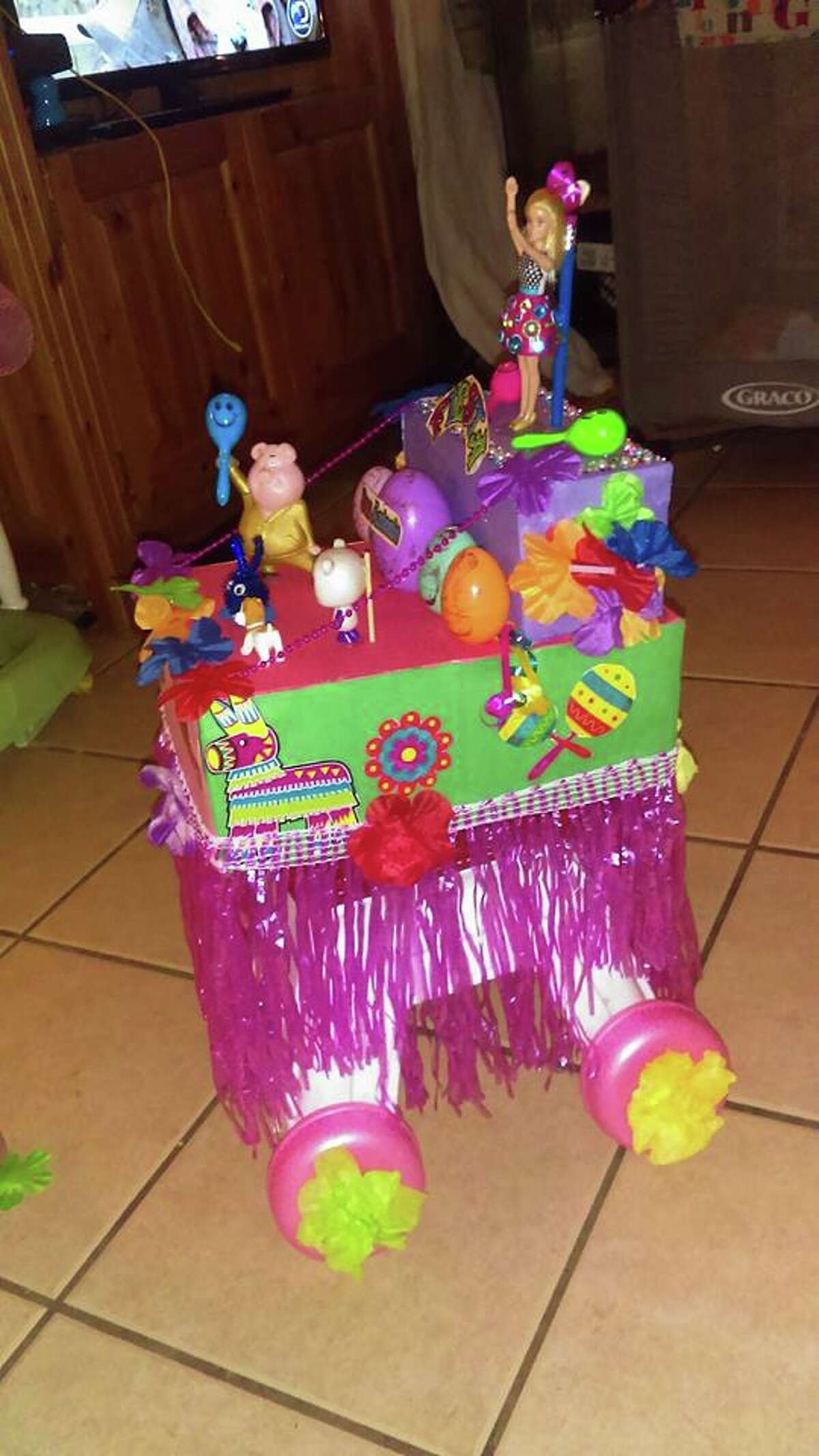 Reader photos: Tiny Fiesta floats are a big hit, tradition for S.A ...