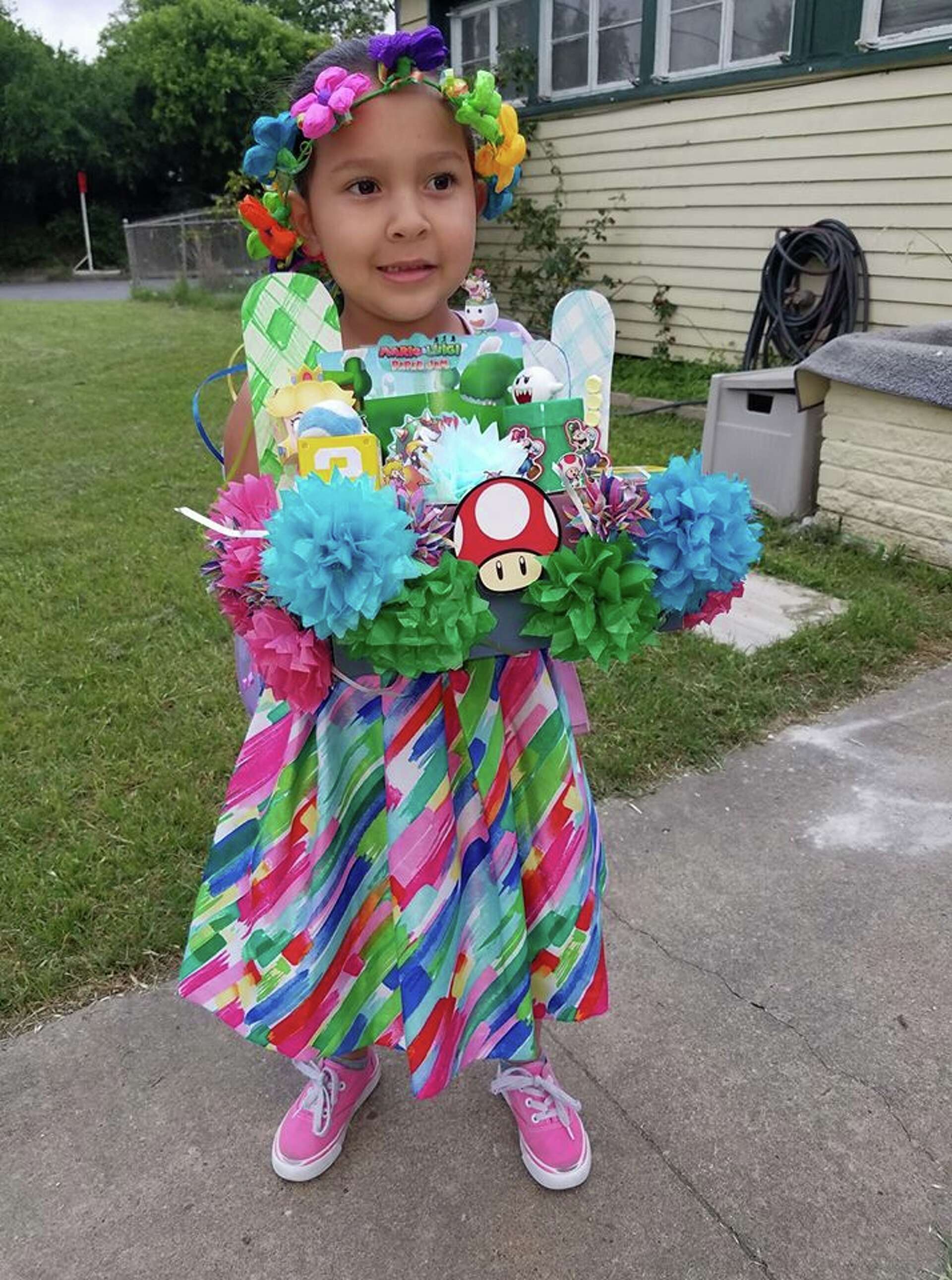 Reader photos: Tiny Fiesta floats are a big hit, tradition for S.A ...