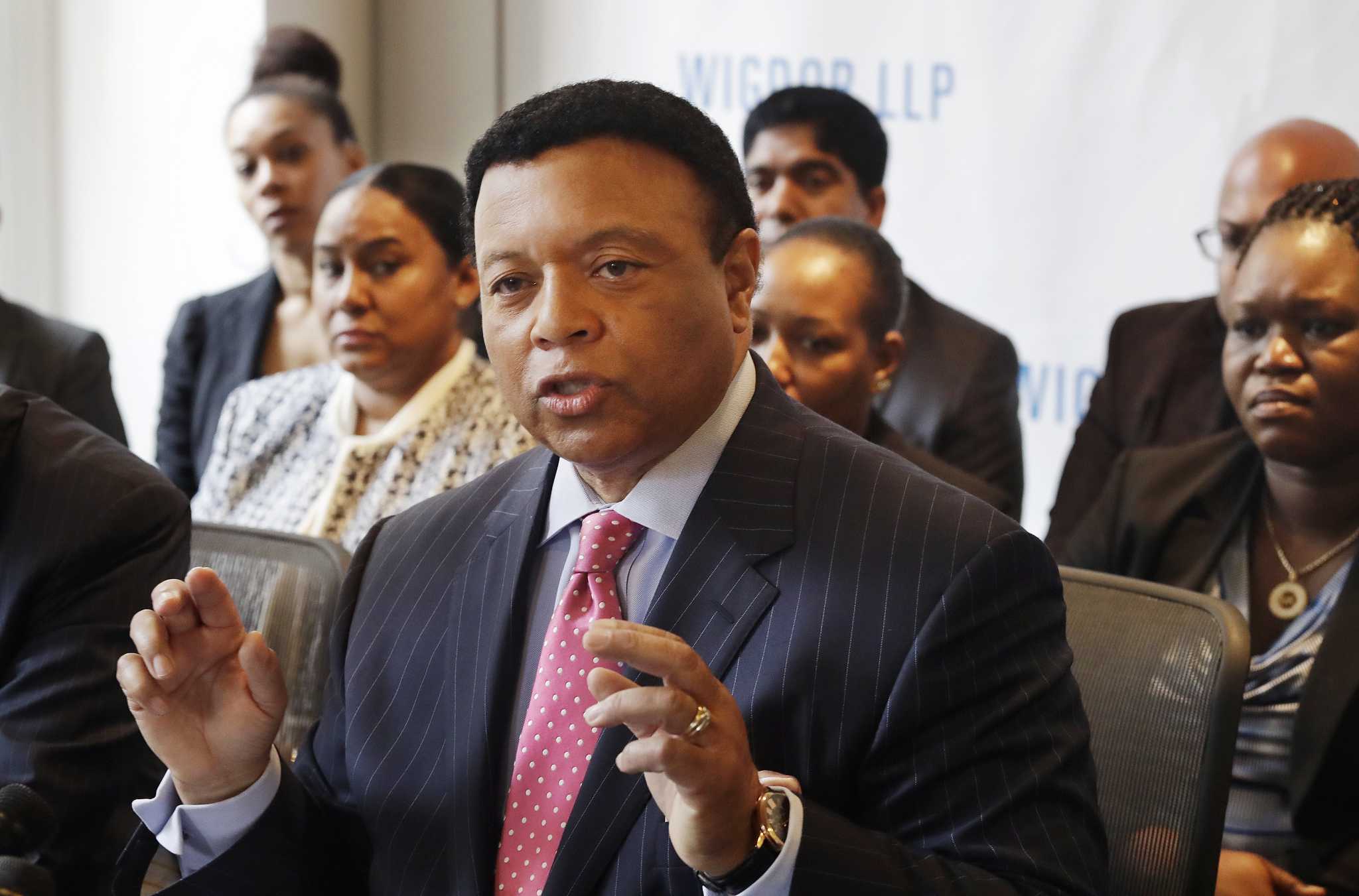 Fox anchor says network does little about racial diversity