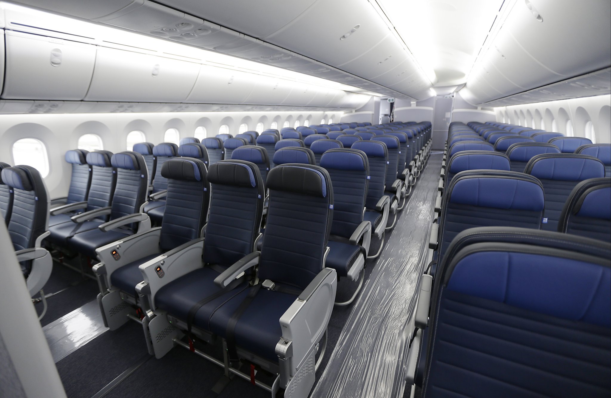 Editorial: Federal judge prods Washington on ever-smaller plane seats