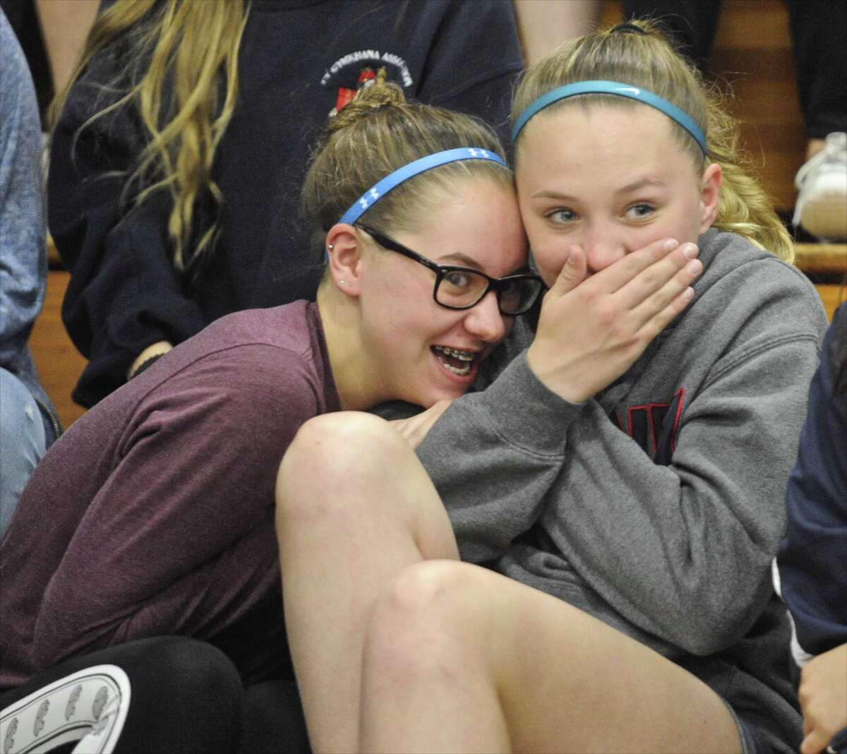 High schoolers lose locks, fight cancer