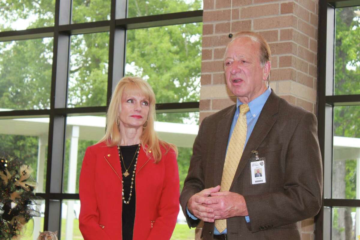 Conroe teacher, community pave path for 10 freshmen