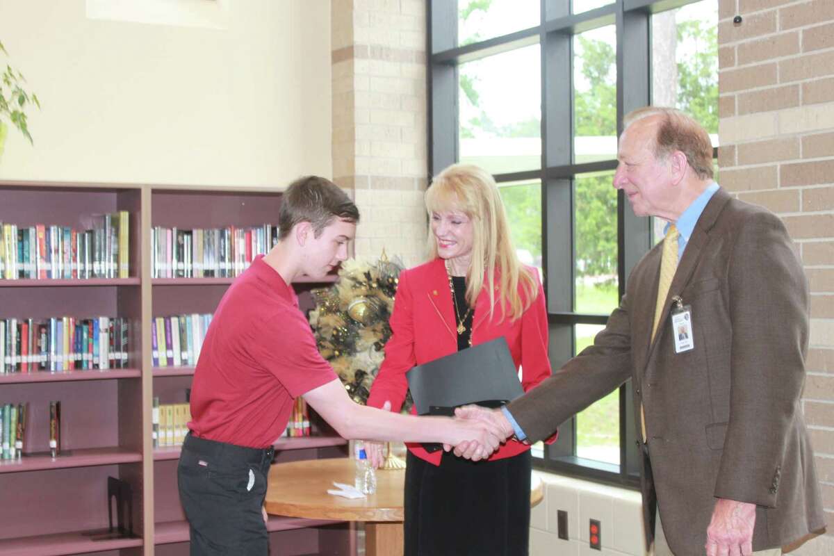 Conroe teacher, community pave path for 10 freshmen
