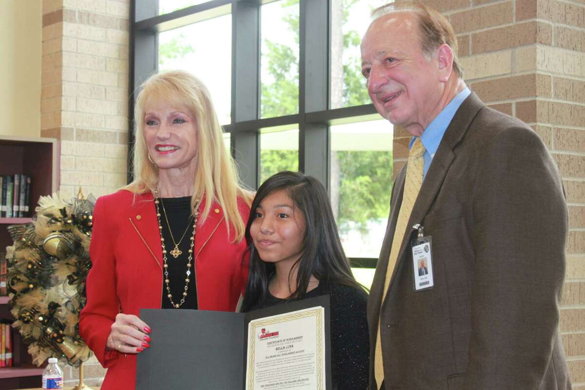 Conroe teacher, community pave path for 10 freshmen