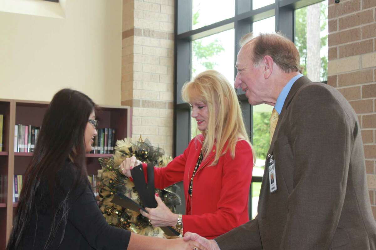 Conroe teacher, community pave path for 10 freshmen