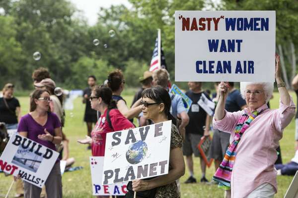 Hundreds in east Houston rally for environment - HoustonChronicle.com