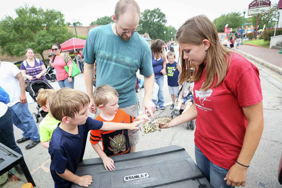 Zuzu African Acrobats, live animals draw thousands to Conroe's KidzFest