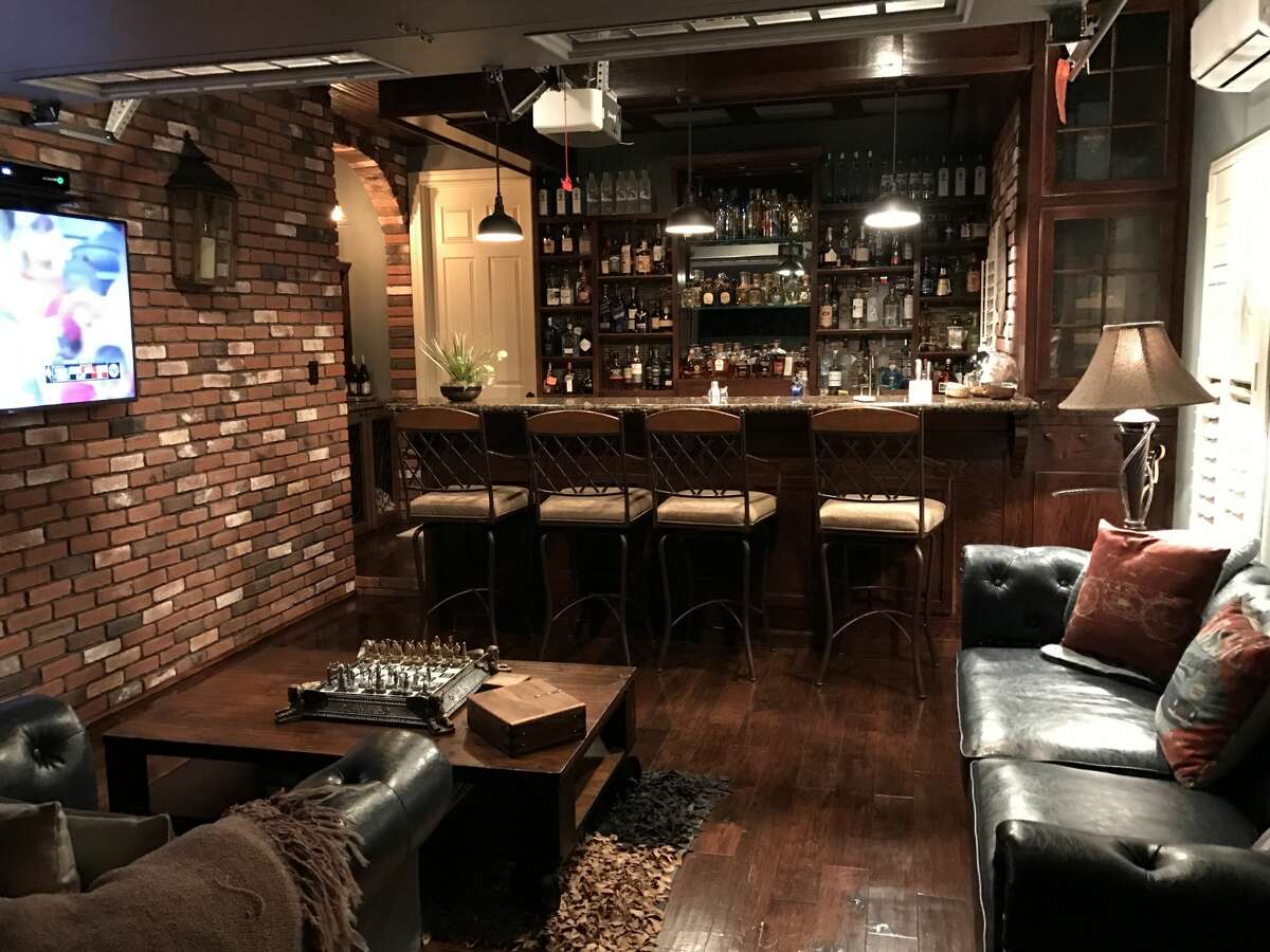 Houston man rehabs his garage to create an epic man cave