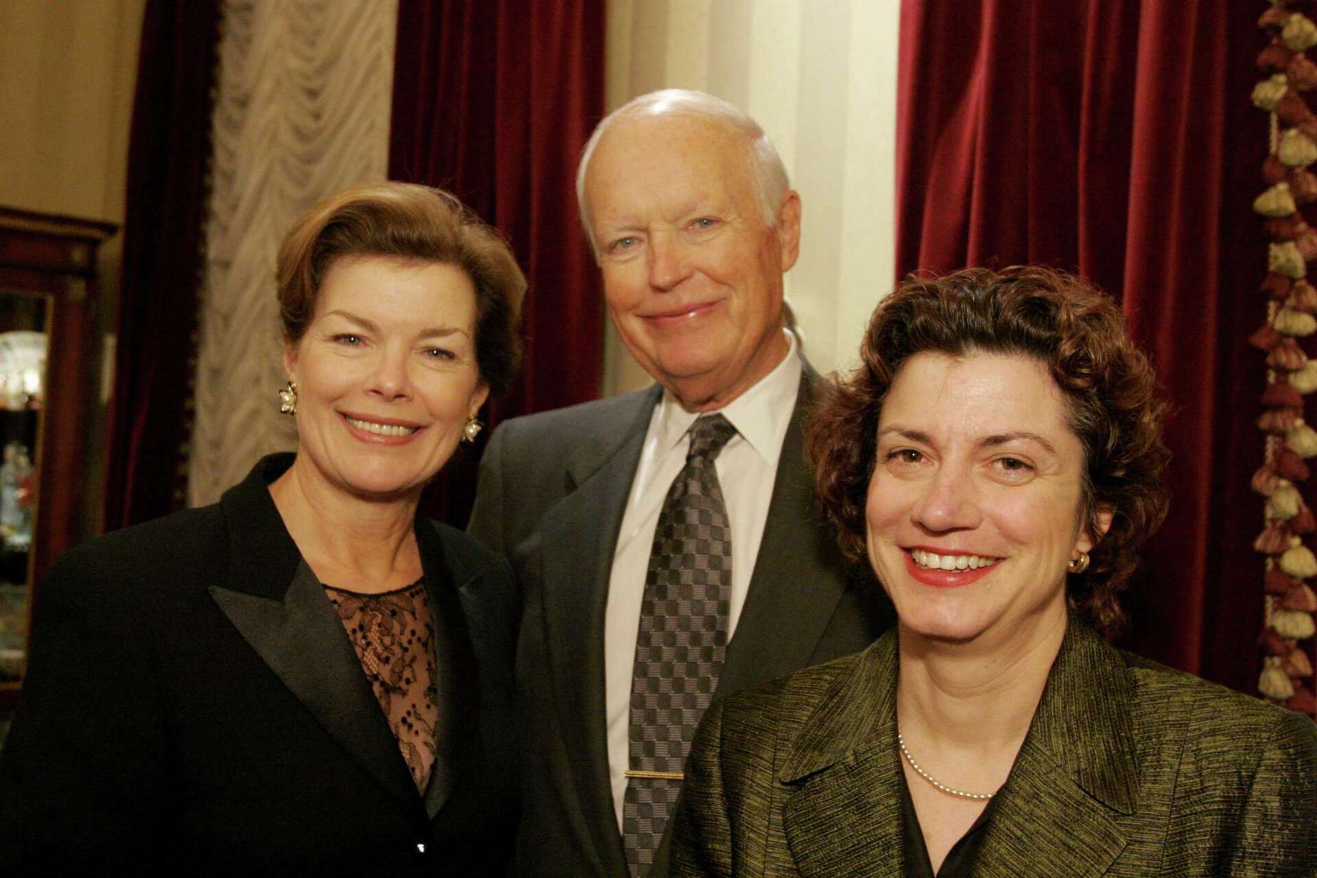 Former CEO James Ketelsen, who made helping students his work, dies at 86