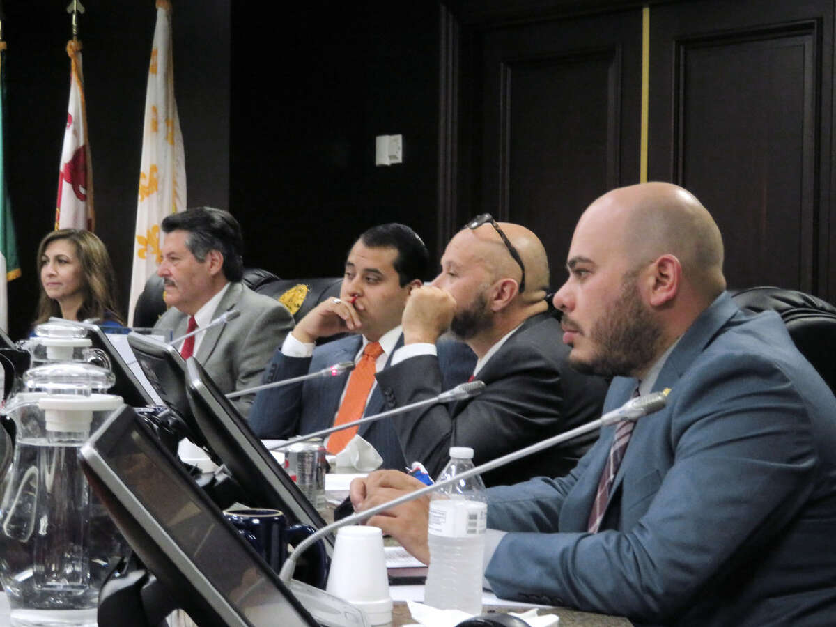 Laredo City Council seeks outside attorney to assist with FBI raid fallout