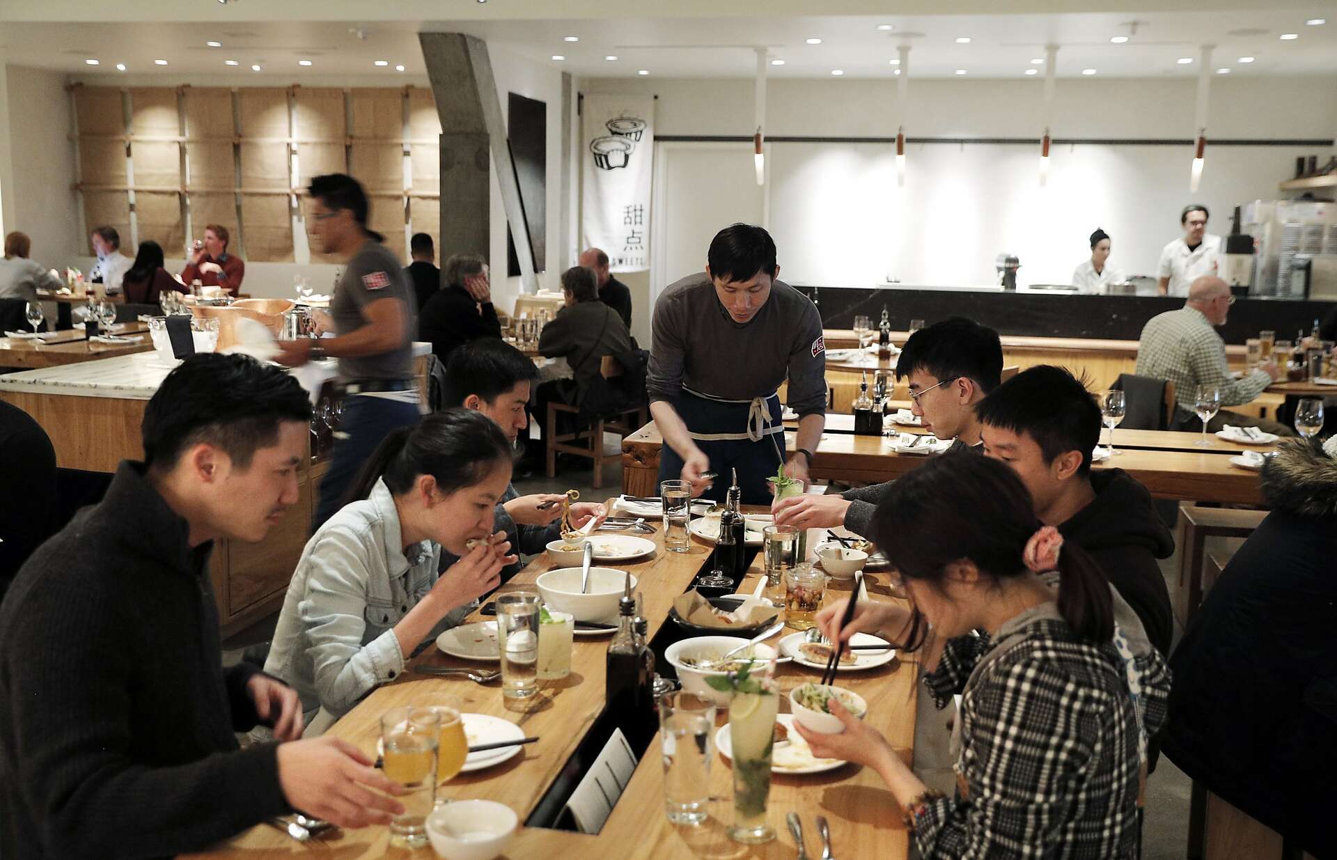 China Live brings a modern sensibility to Chinatown