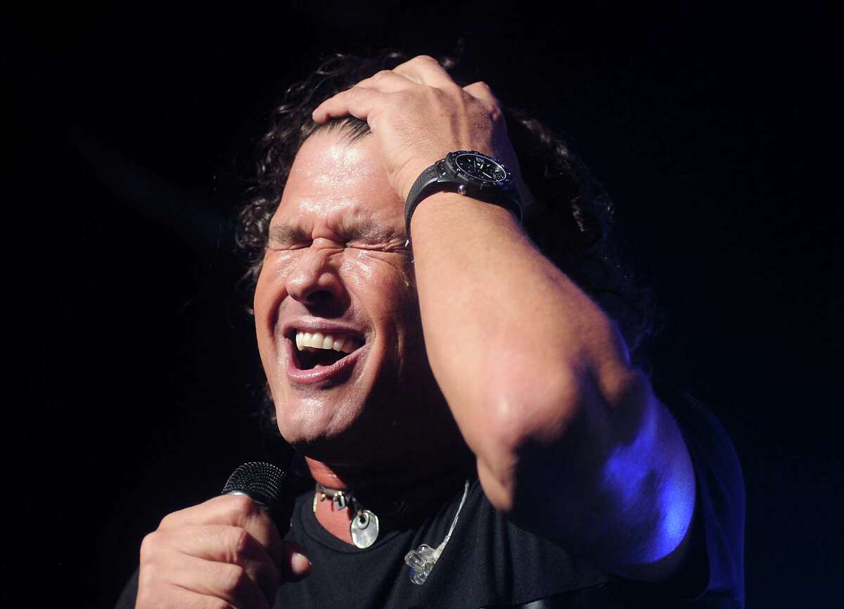 Colombian singer Carlos Vives brings 'everybody's party' to Houston