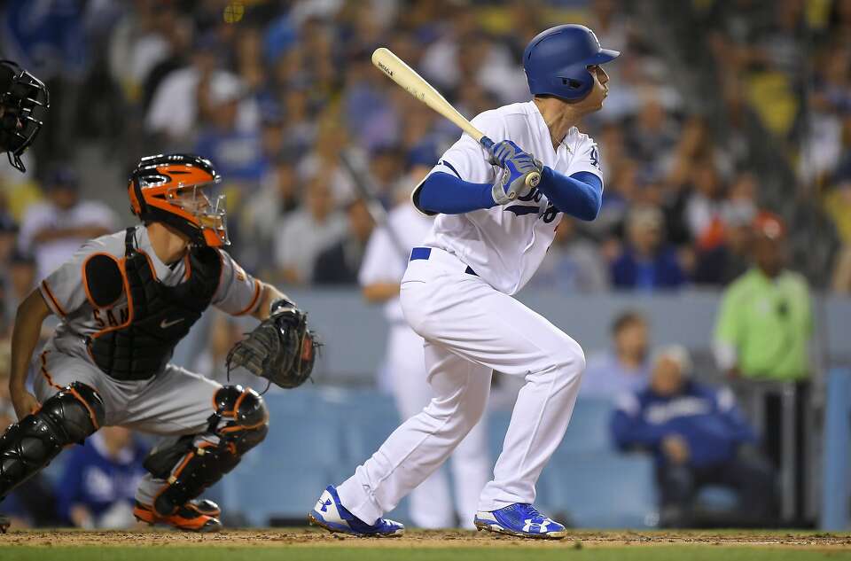 Giants fan becomes instant legend by trolling Dodgers on live TV