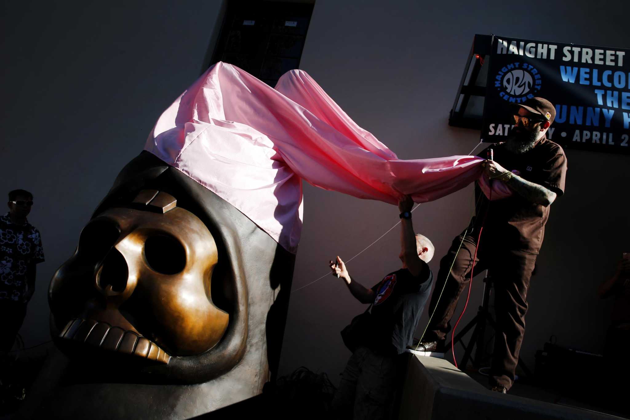 Crowdfunded ‘Bronze Bunny’ lands in the Lower Haight