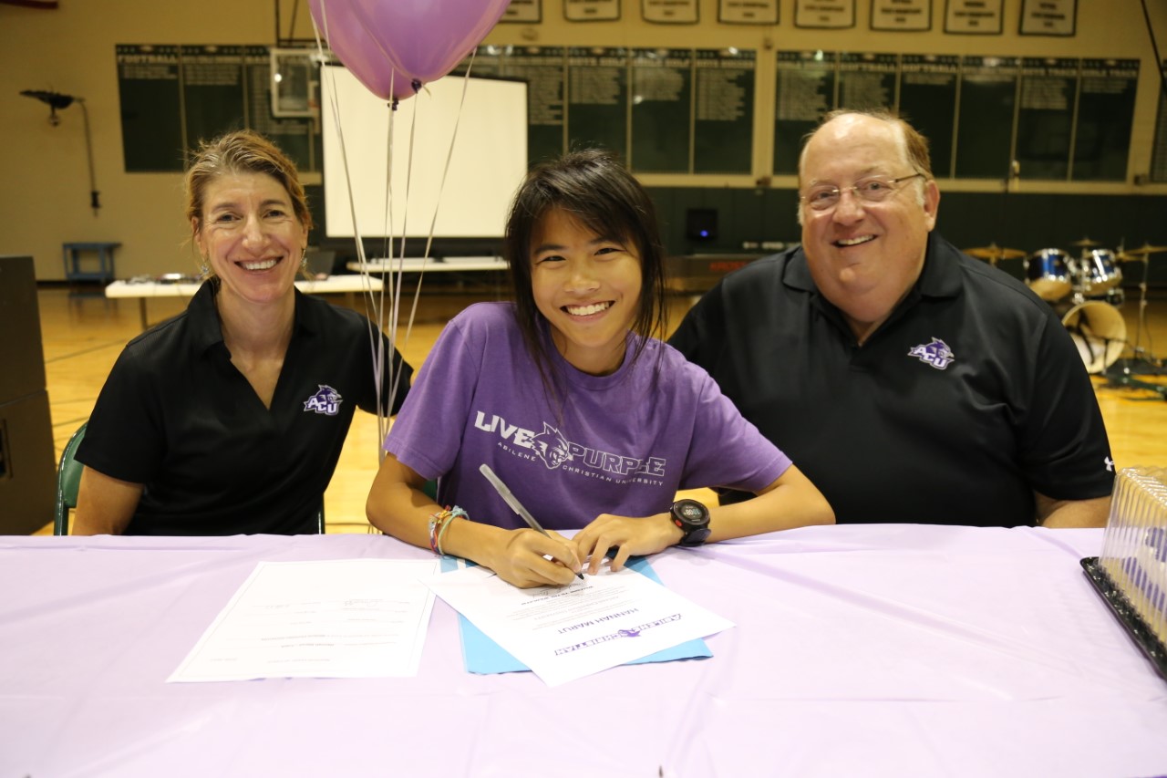 Fort Bend Christian's Lessard, Marut sign with colleges