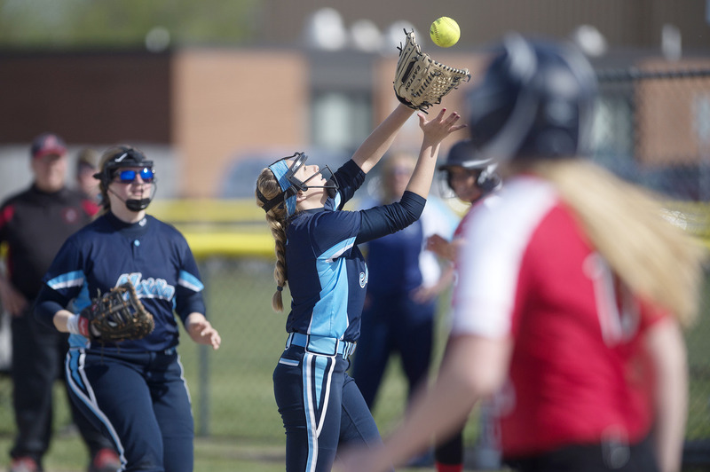 Meridian softball earns key split with No. 8 Beaverton after ...