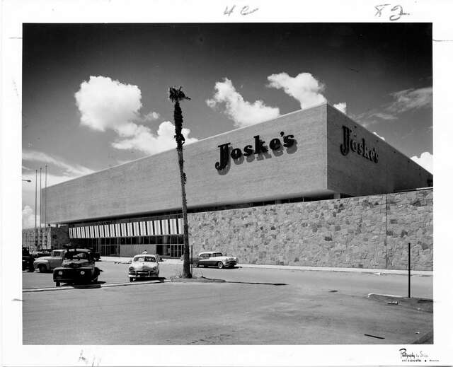 16 places you went shopping for clothes in the '80s, '90s that no longer exist in Houston