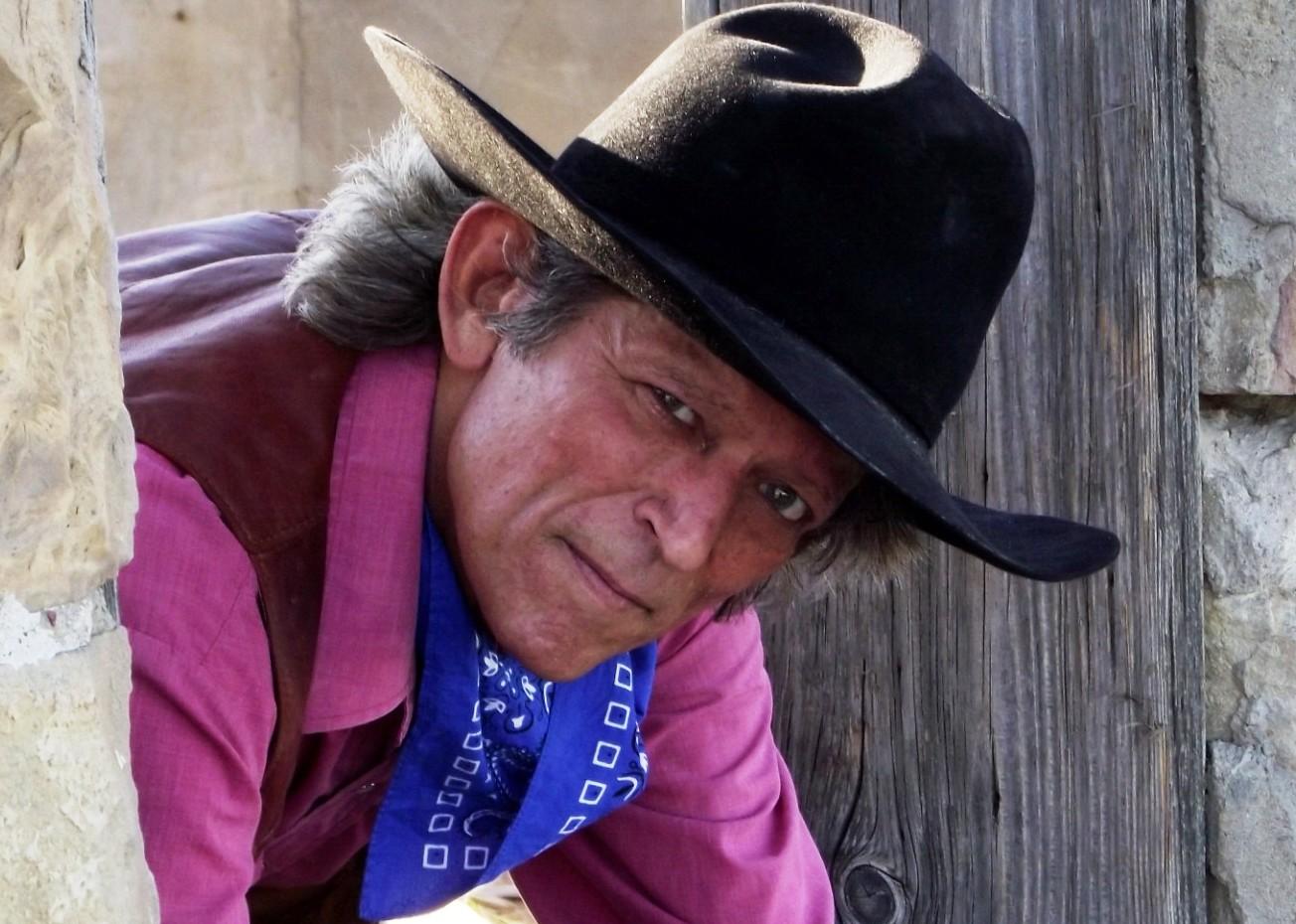 Fans can’t pass Johnny Rodriguez by