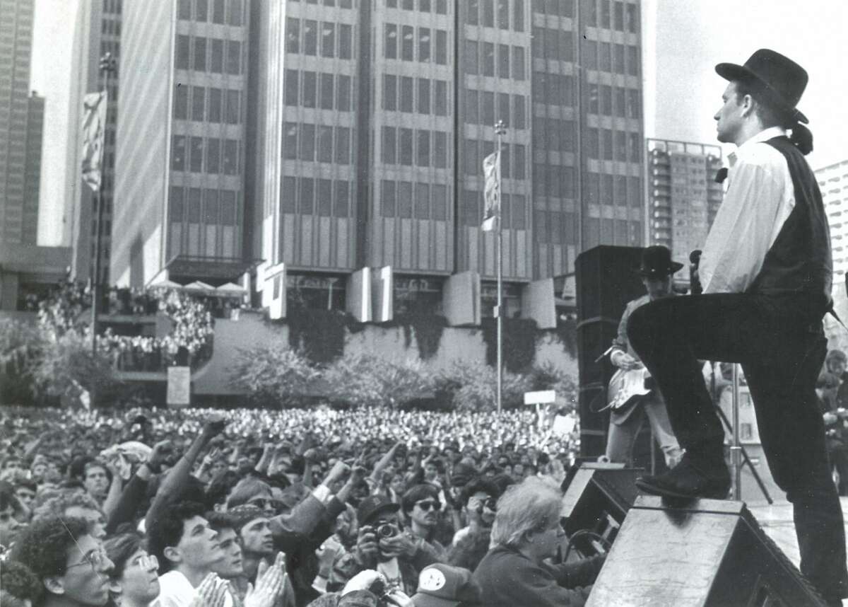 The unforgettable furor: 1987 U2 free show led to controversy