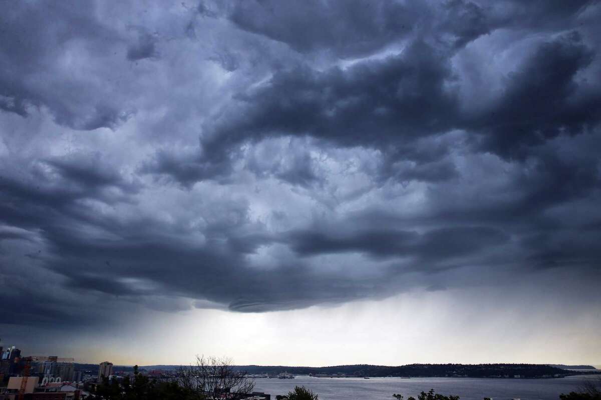 Thunderstorms rumble through Western Washington