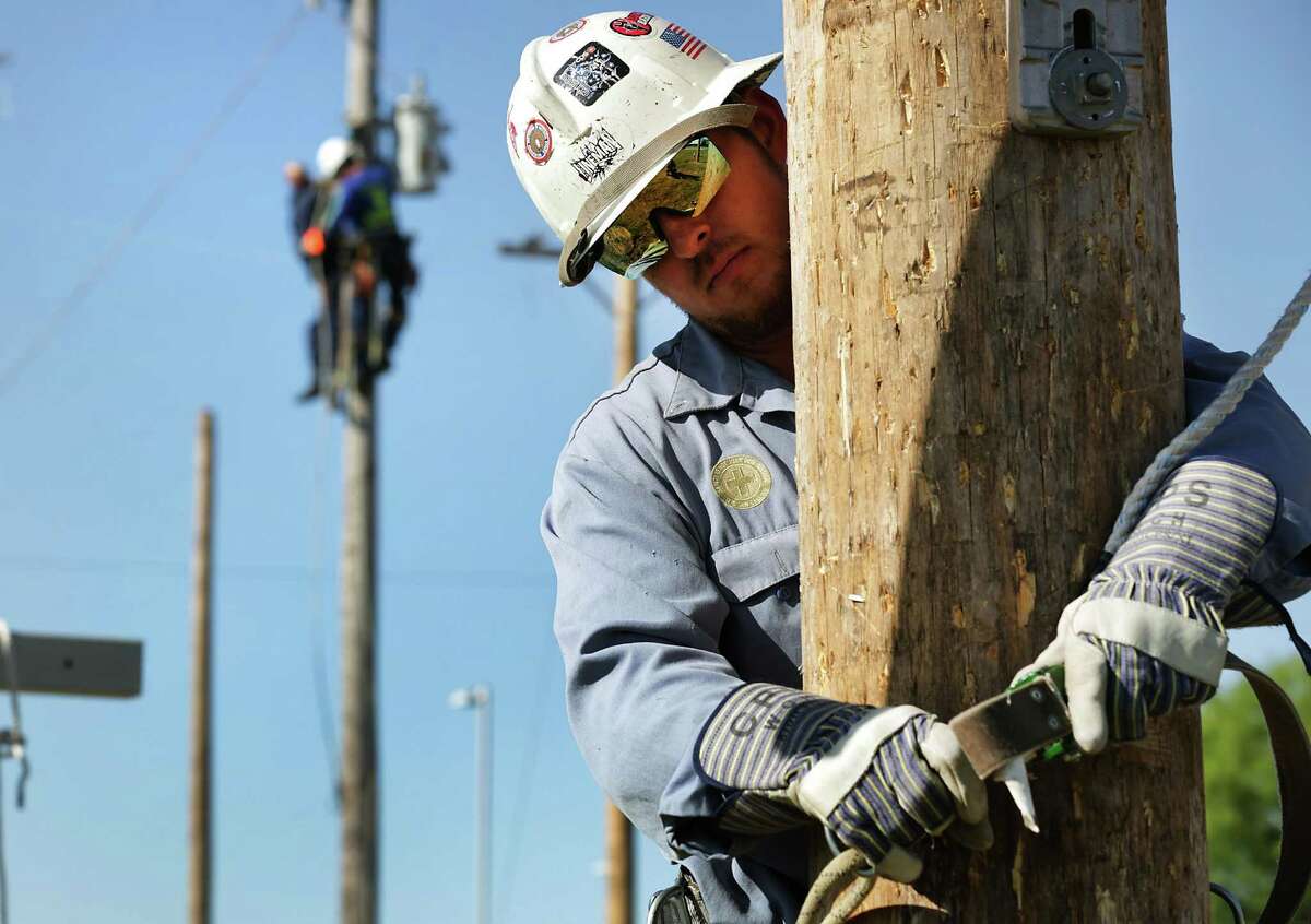Rodeo tests utility pole workers’ mettle