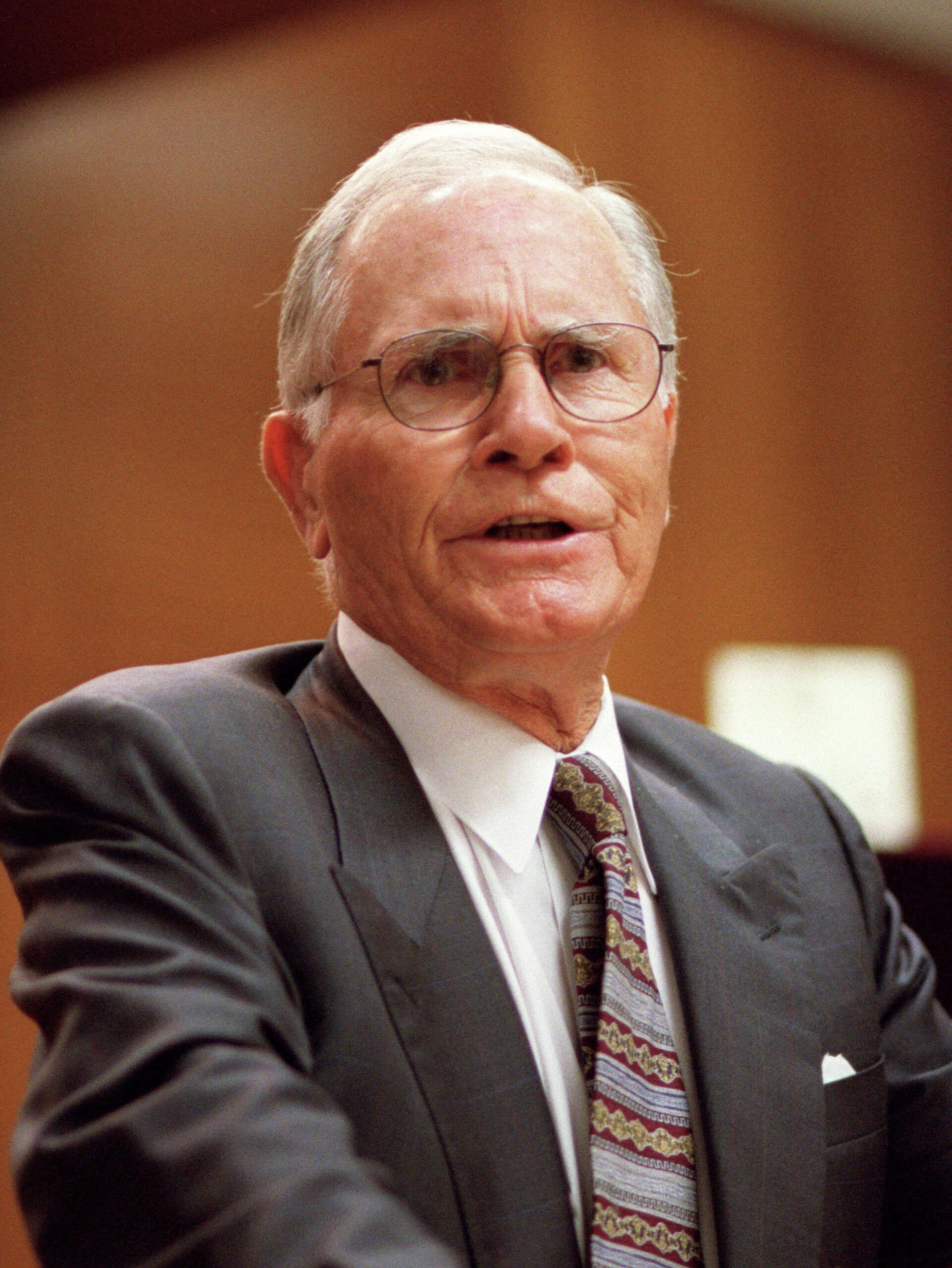 Legendary Texas lawyer remembered for courtroom antics, dedication to ...