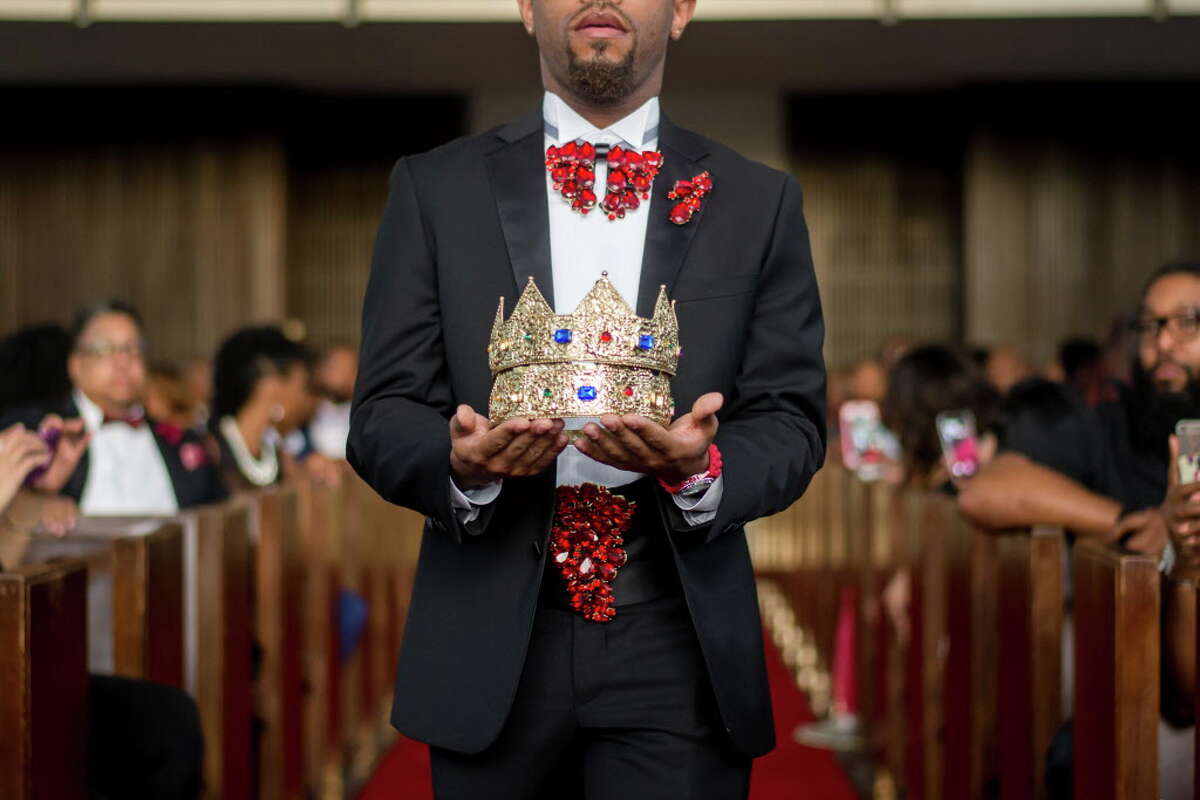 Fraternity brothers say 'I do' after 10 years together