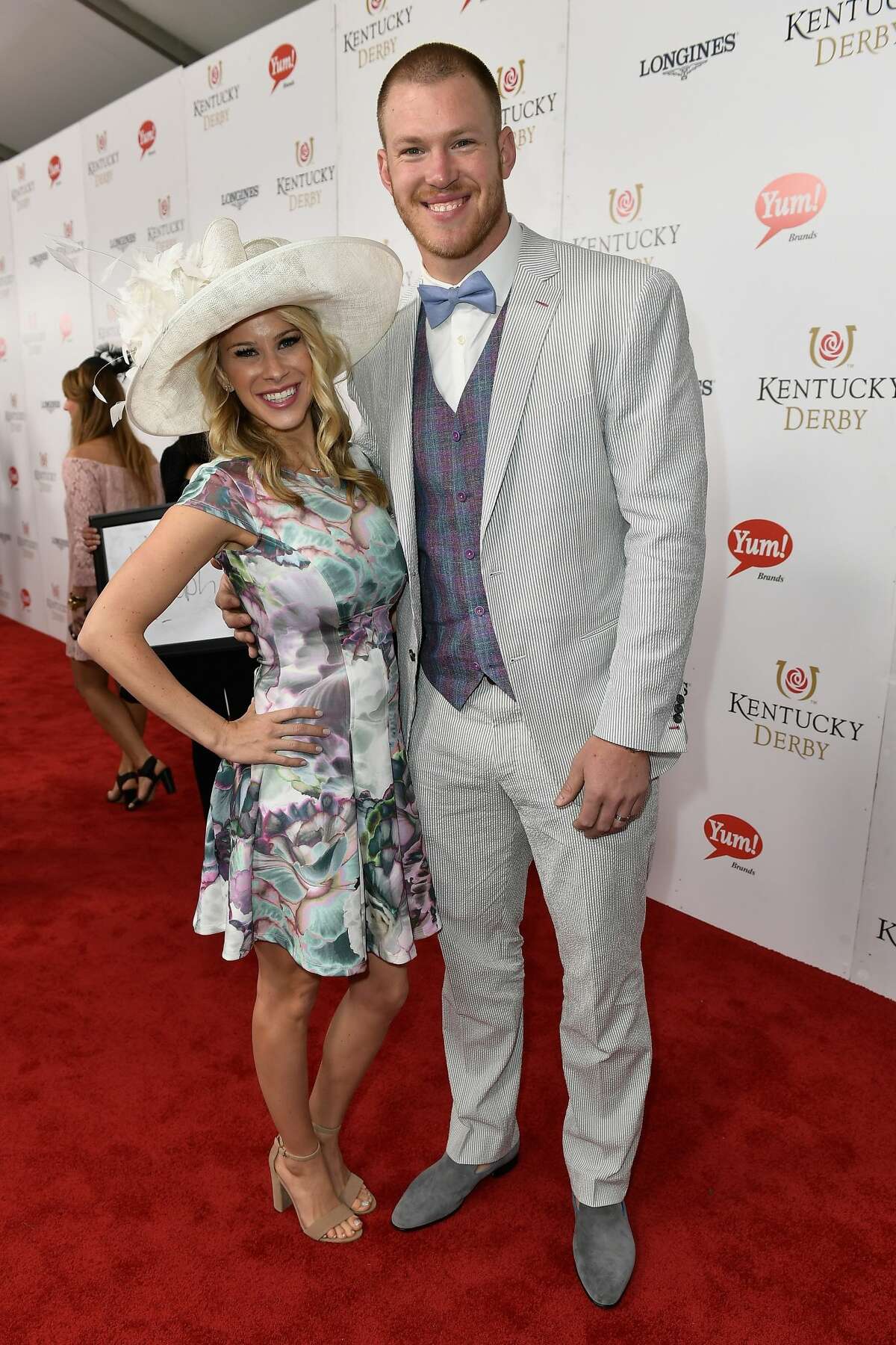 Kentucky Derby lacks dominant runner, chance of early rain