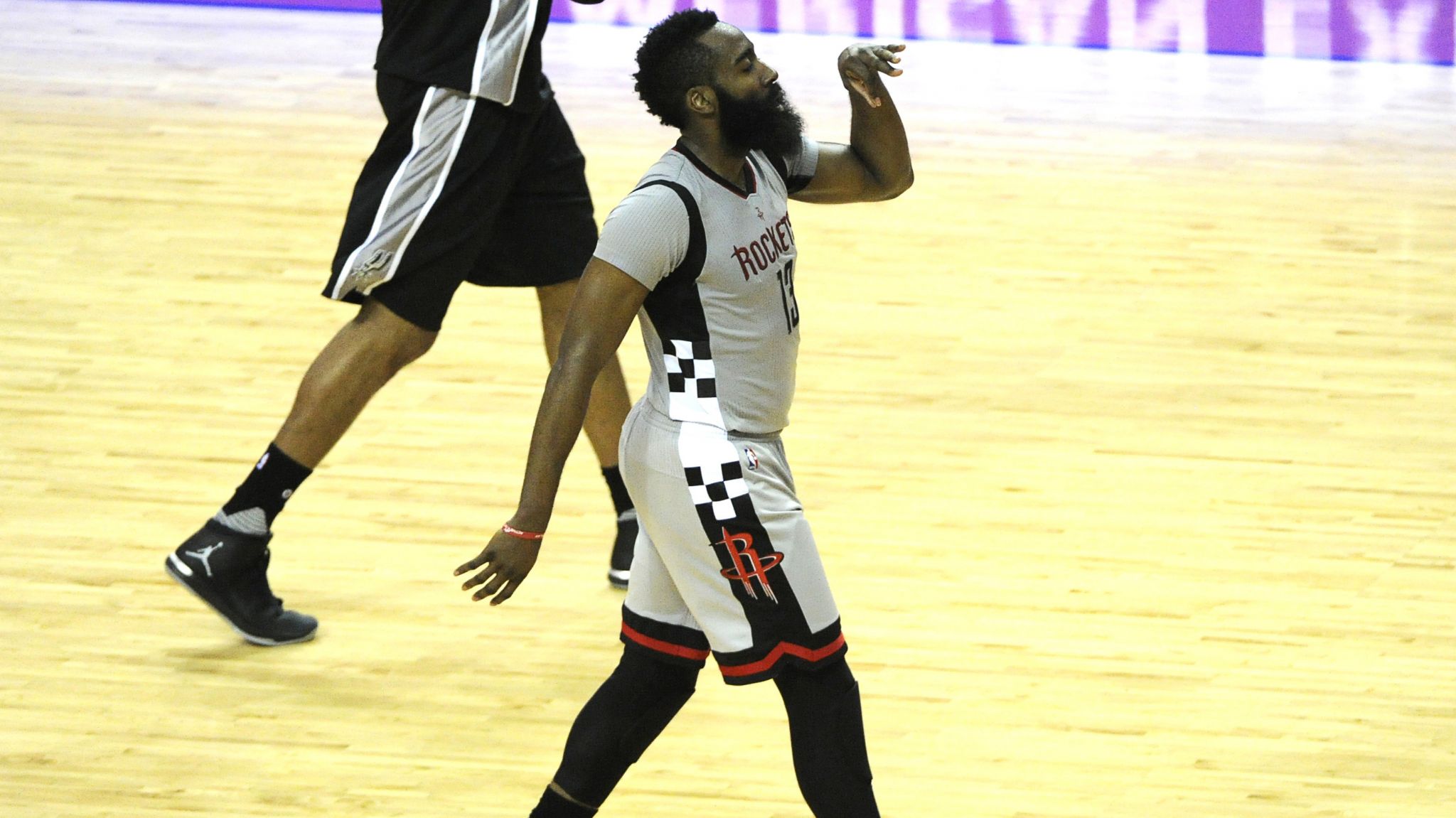 Harden, Rockets shoot way back into series