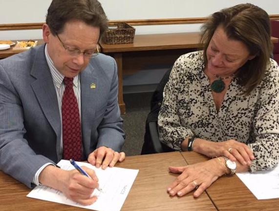 NCC president signs Entrepreneurship Pledge