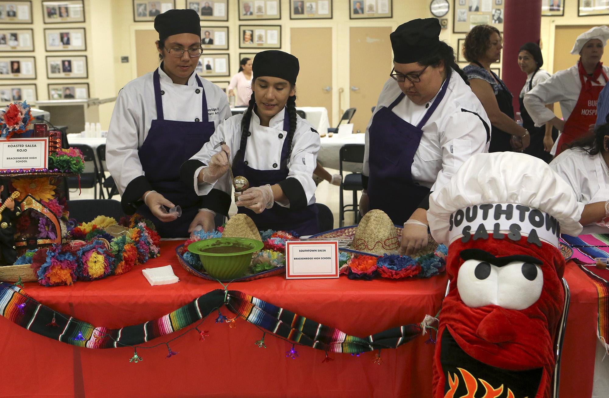 Edison High School junior cooks up salsa recipe for all of SAISD