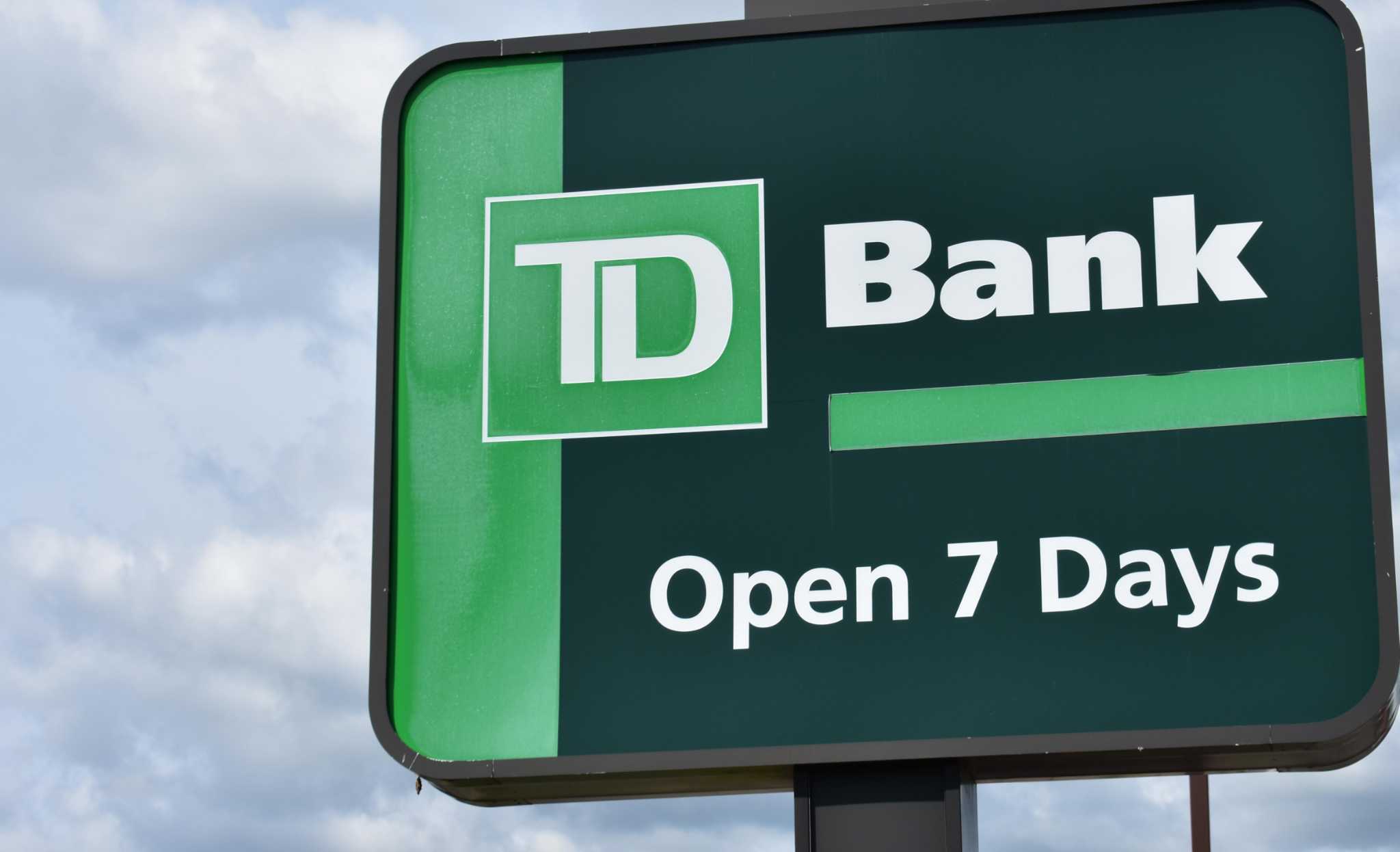 Feds charge NYC man in scam of TD Bank branches