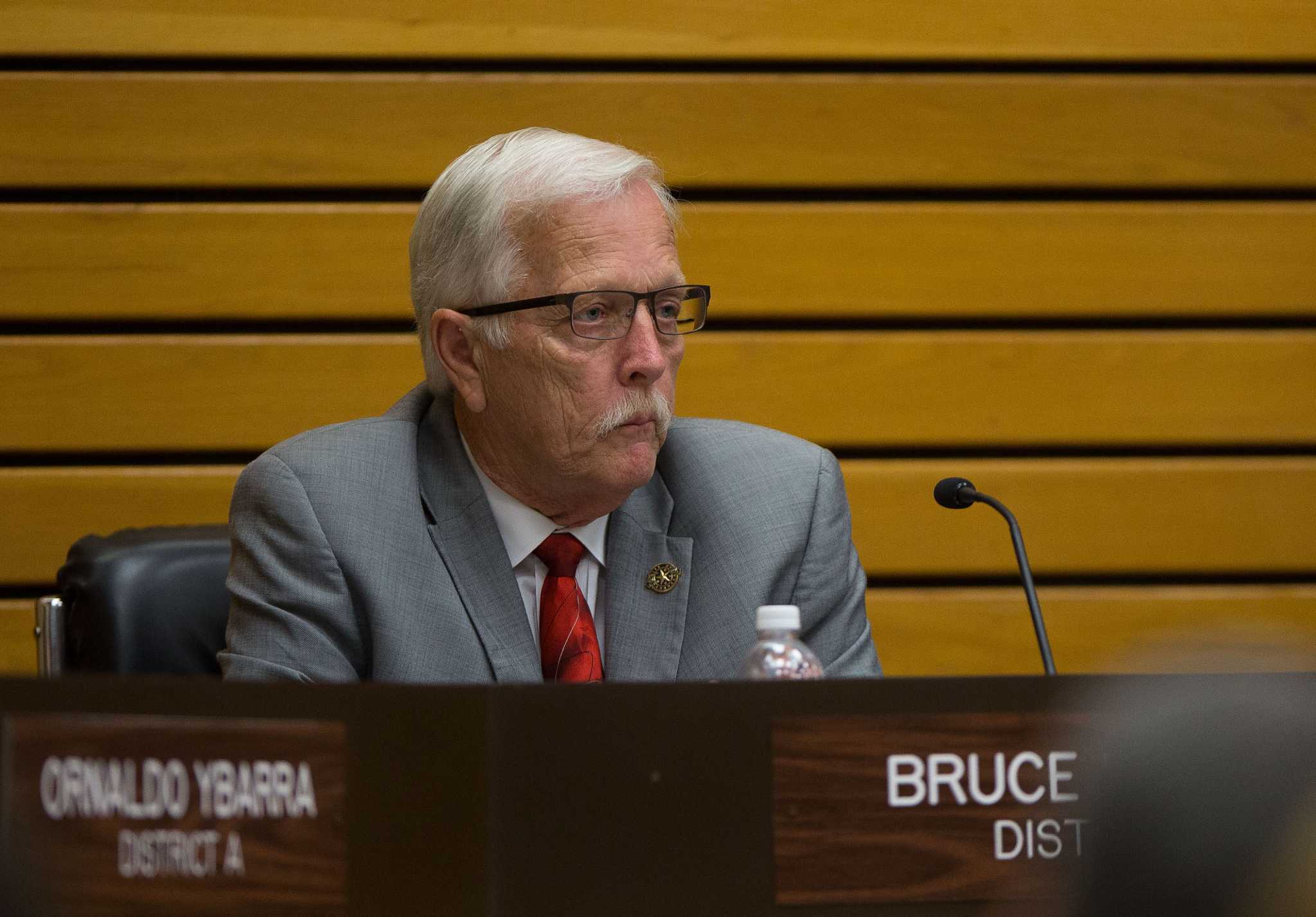 Pasadena voters opt for status quo - barely