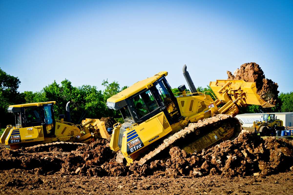 Construction site theme park in North Texas lets you play with heavy ...