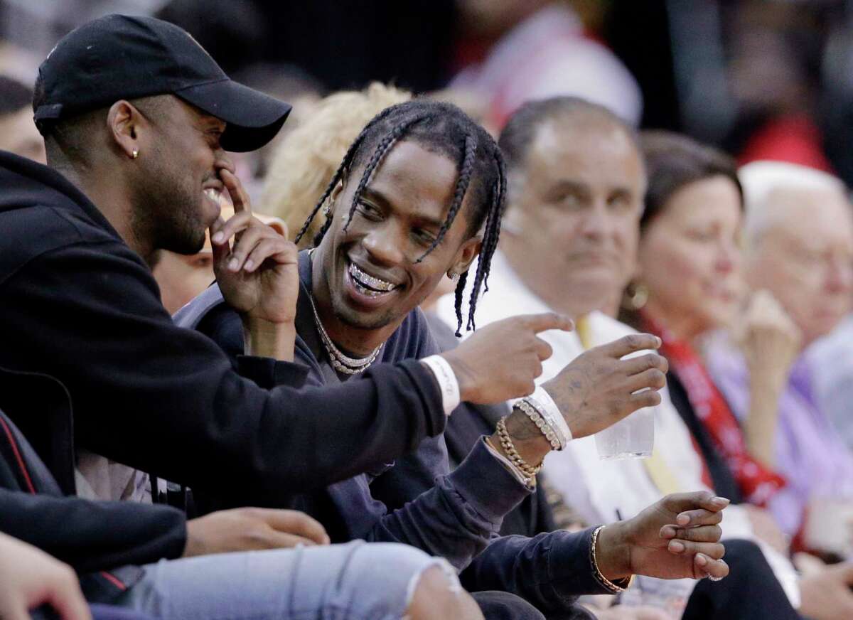 Travis Scott starts busy Thursday night by yelling at Spurs players