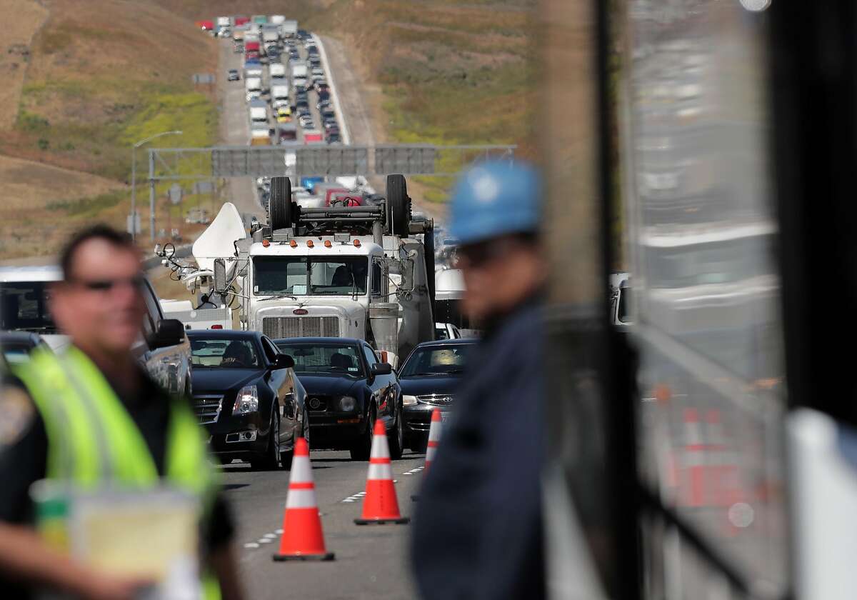 Bus crash on I-580 kills off-duty sheriff’s deputy