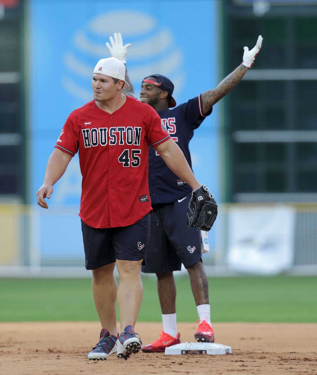 Texans' J.J. Watt bringing back his charity softball game