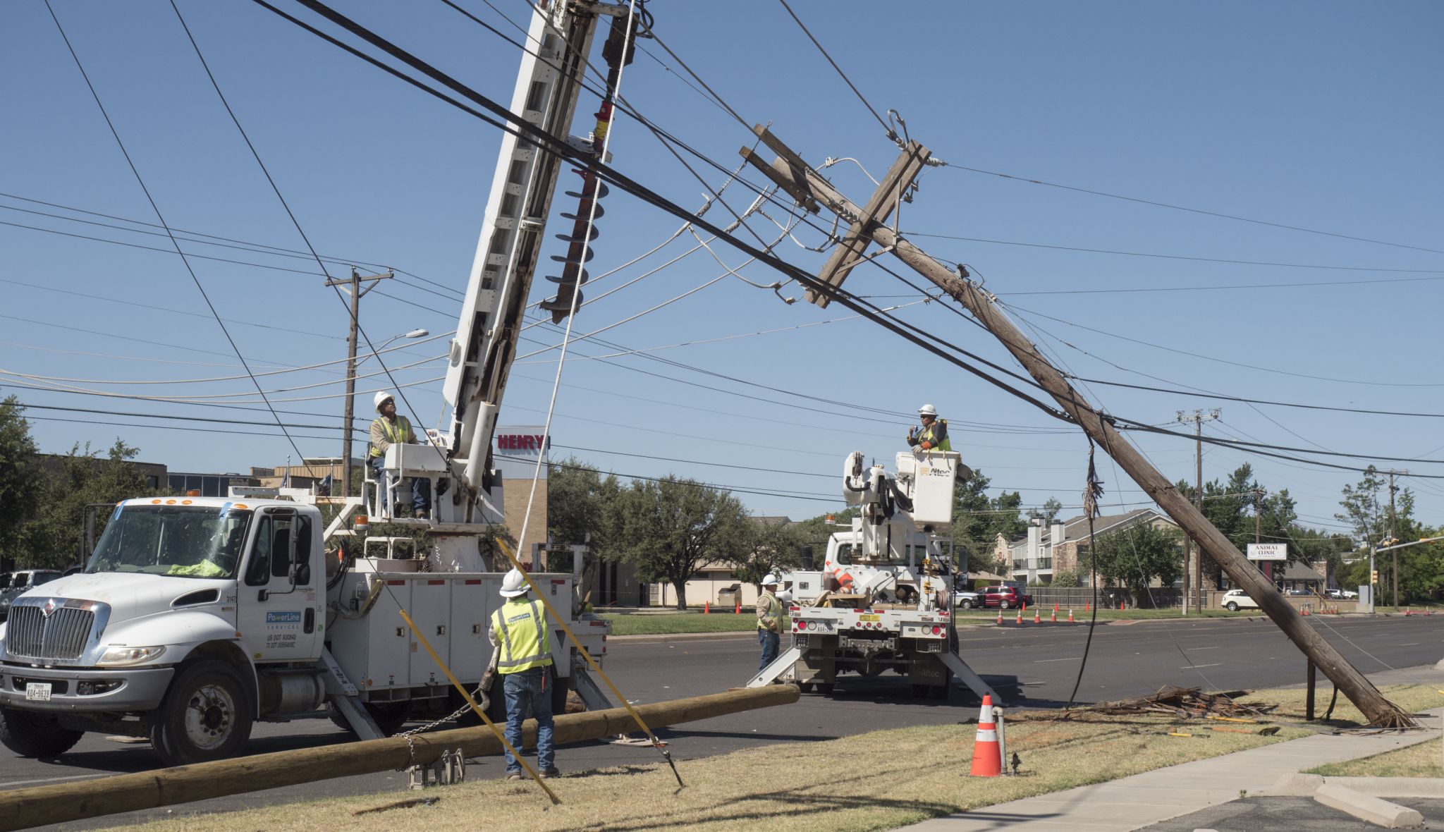 City spokeswoman: MPD car hit utility pole