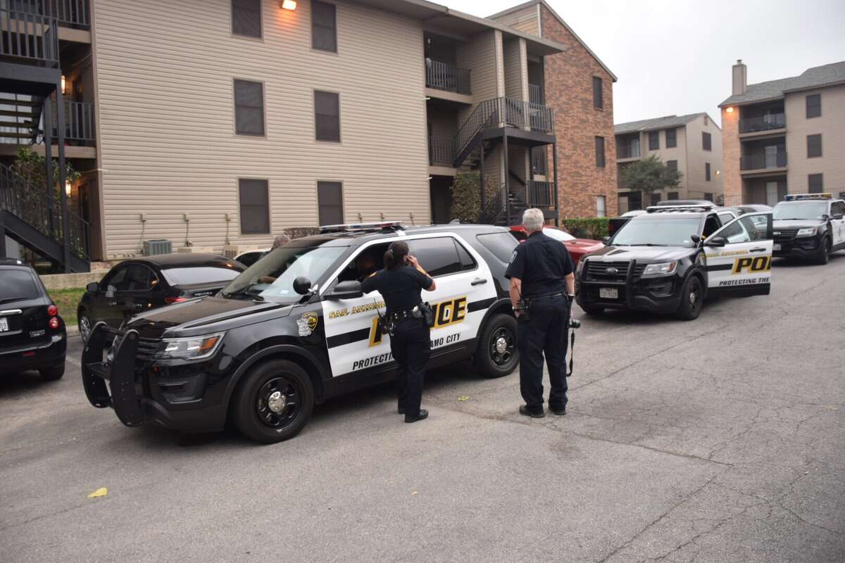 SAPD: Assailants claiming to be cops storm NW Side apartment, bind ...