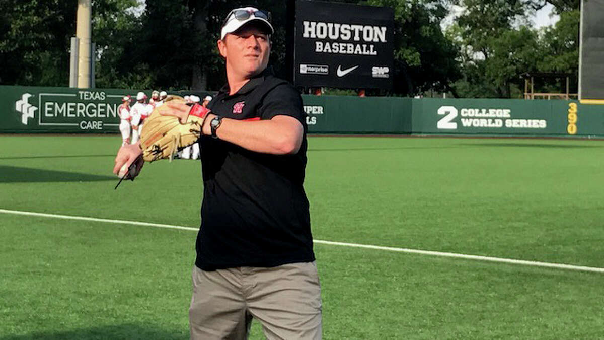 Major Applewhite tosses first pitch at UH's game against Cincinnati