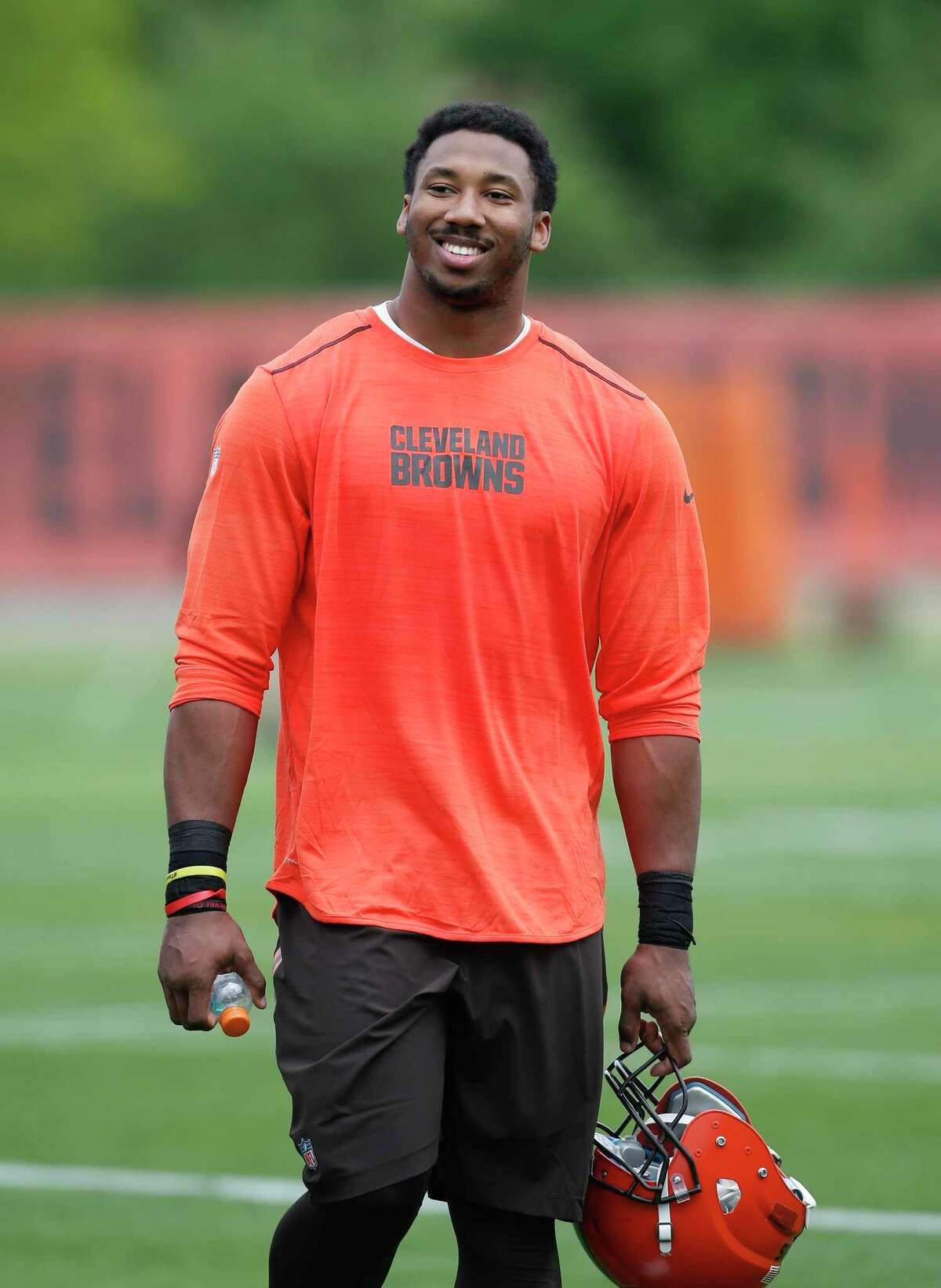 Browns rookie Myles Garrett signs $30.4 million contract